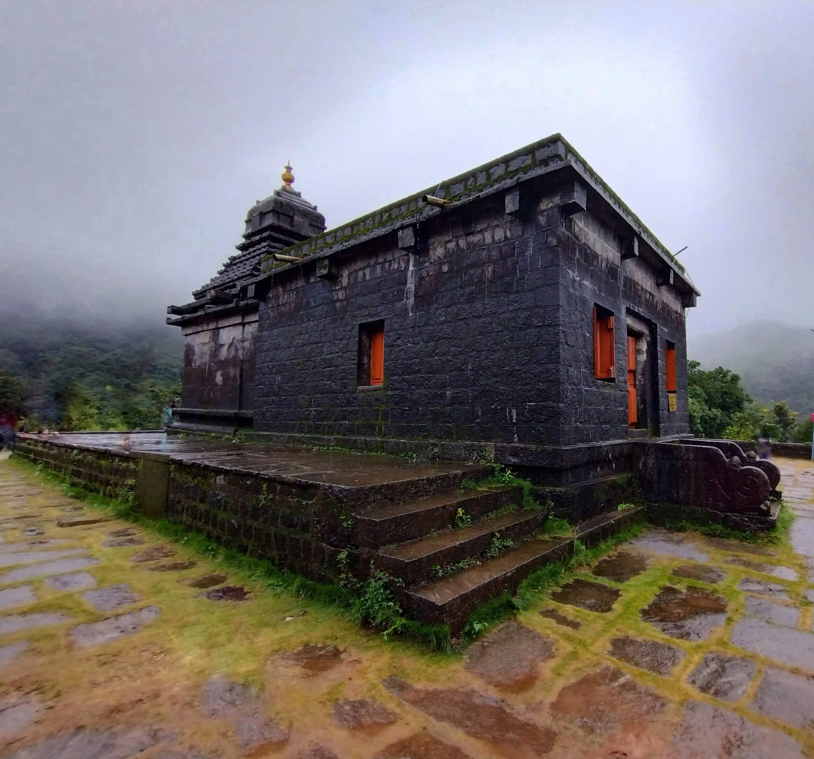 Corporate Team Outing Sakleshpur, Resorts in Sakleshpur for Team Outing